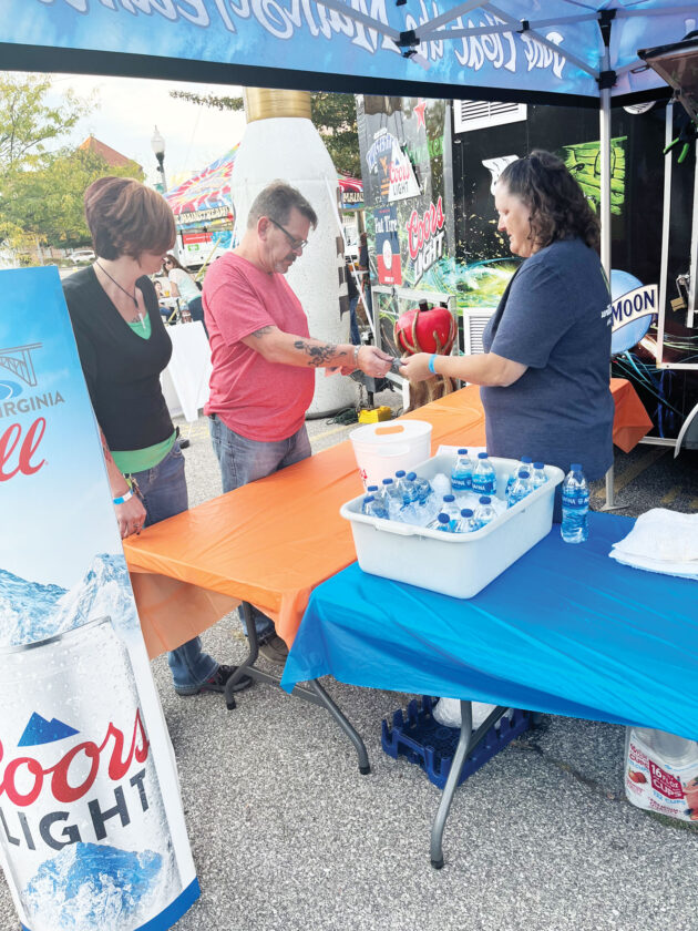 Throwdown brings flavor, crowd to downtown Parkersburg | News, Sports ...